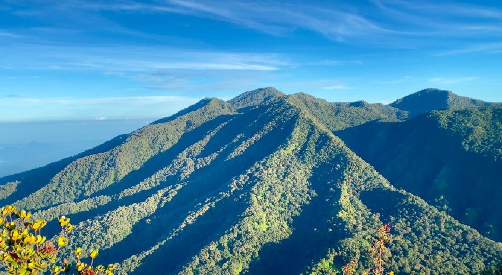 Menelusuri Pesona Gunung Burni Telong