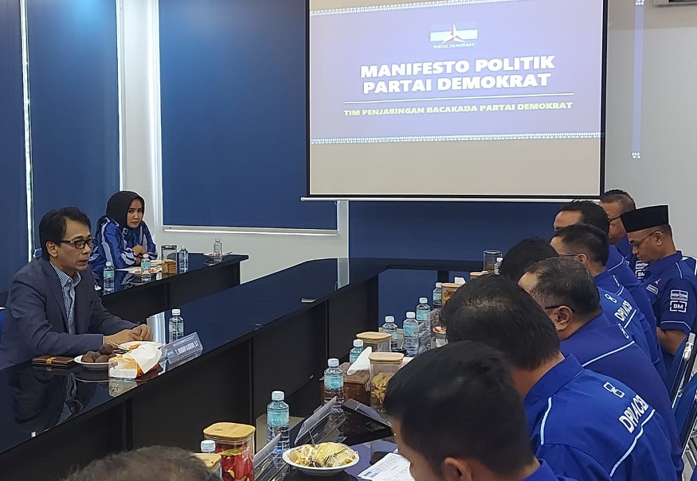 NasDem Serahkan Surat Rekomendasi, T. Irwan Djohan Masuk Daftar