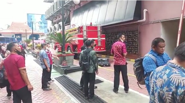 Gedung Kemenkumham Terbakar, 13 Unit Damkar Diterjunkan